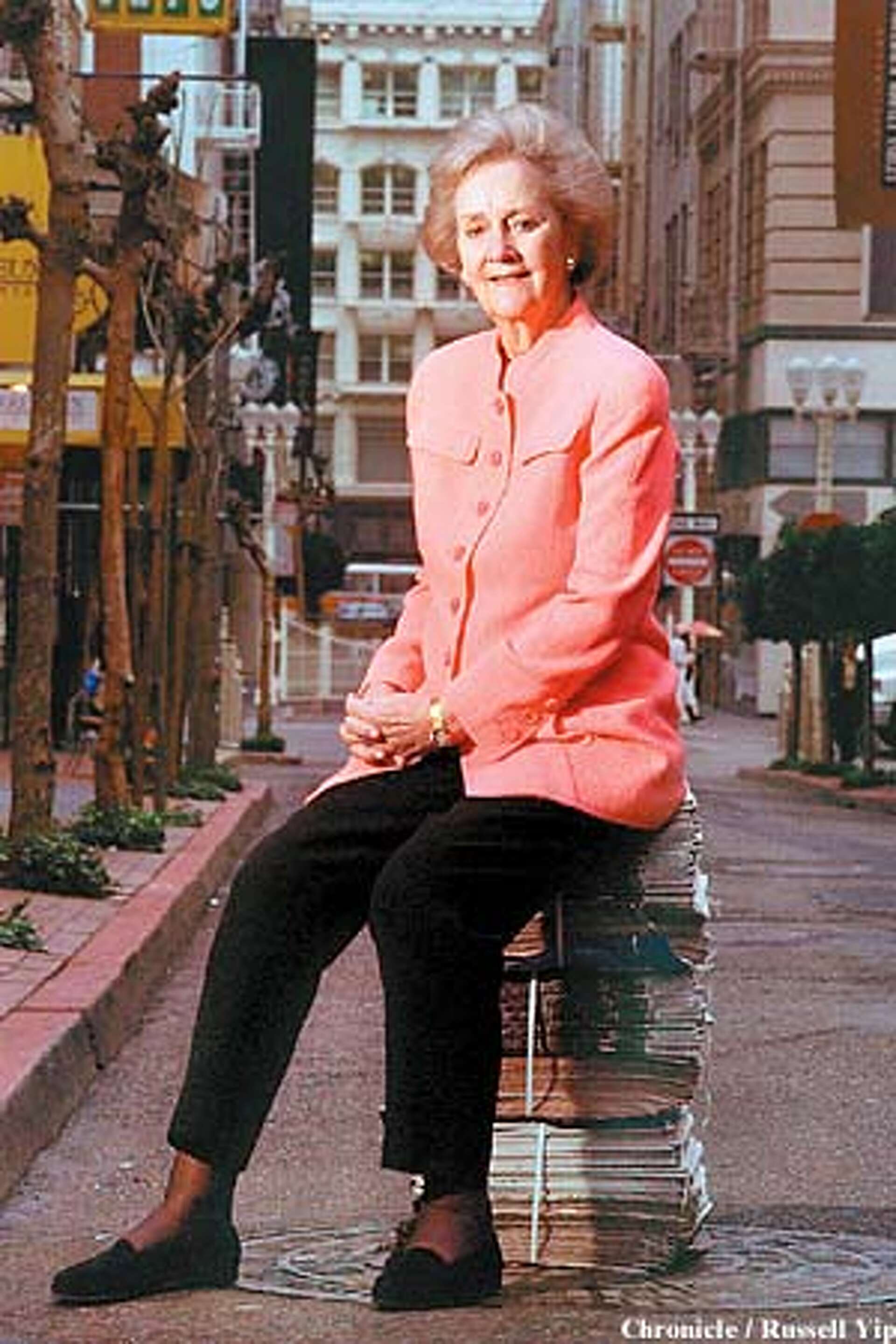 Katharine Graham, 'first lady' of journalism, dies at 84 / Never ...