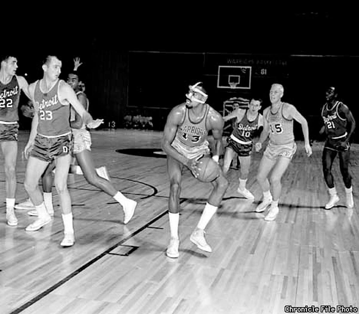 Basketball Legend Wilt Chamberlain Dies / Larger-than-life figure, both ...