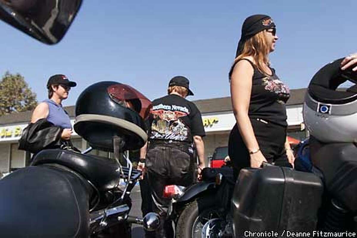 BREEZY RIDERS / Women savor thrills, power of motorcycle riding in clubs