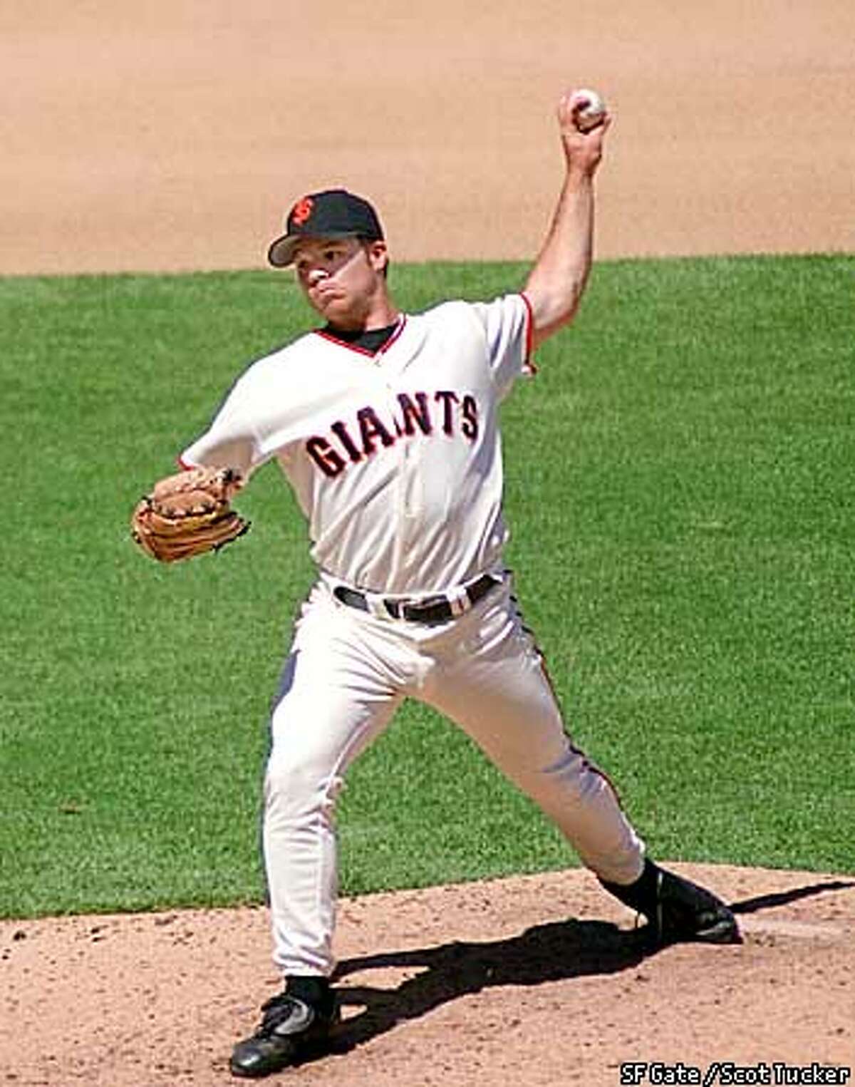 Zerbe steals the show / Reliever rescues Giants on Bonds day at Pac Bell