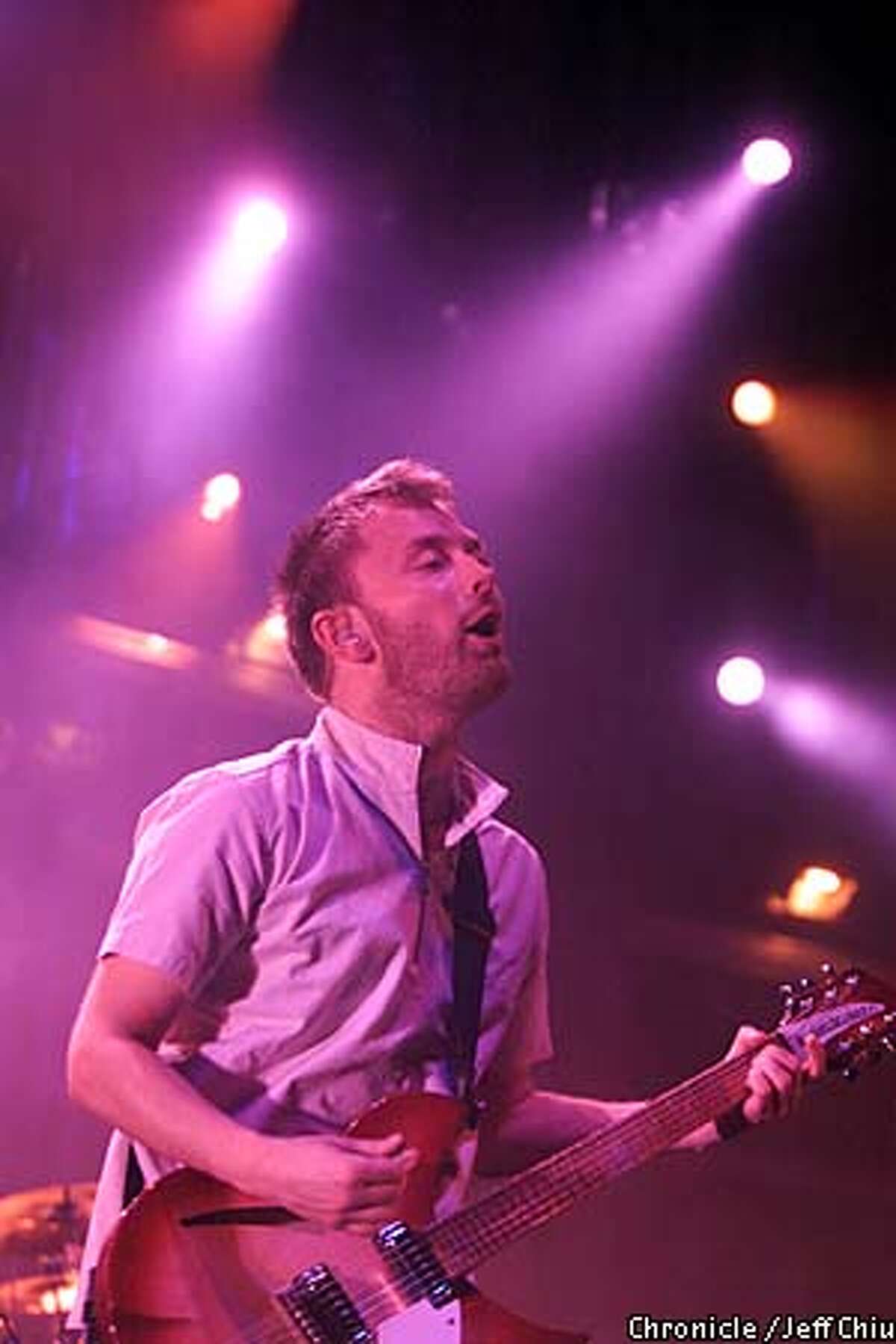 Radiohead electrifies Shoreline