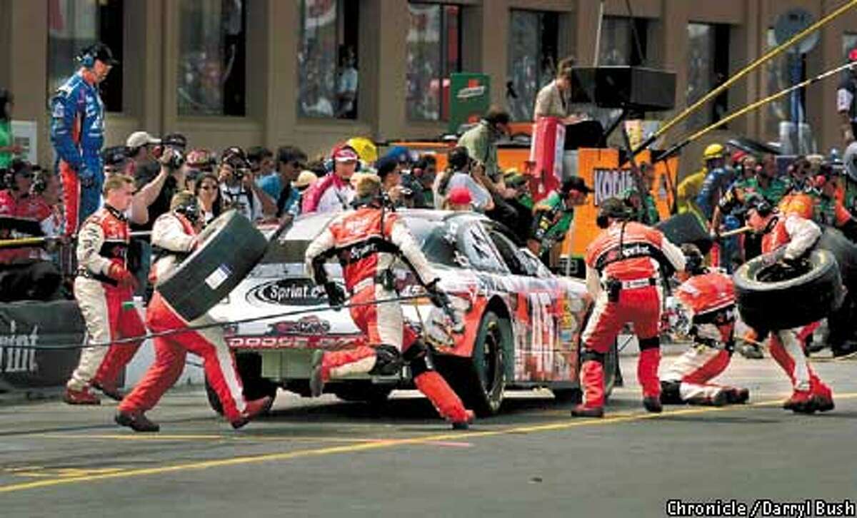 NASCAR AT SEARS POINT / Stewart The Spoiler / Jeff Gordon's streak at ...