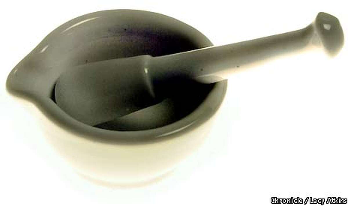 MORTAR POWER / Cooks sing the praises of a time-honored kitchen tool