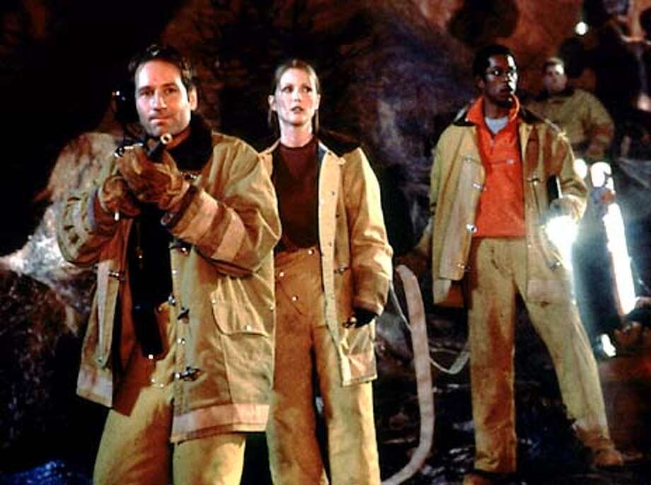 An alien concept? / David Duchovny flexes his comedic muscles in ...