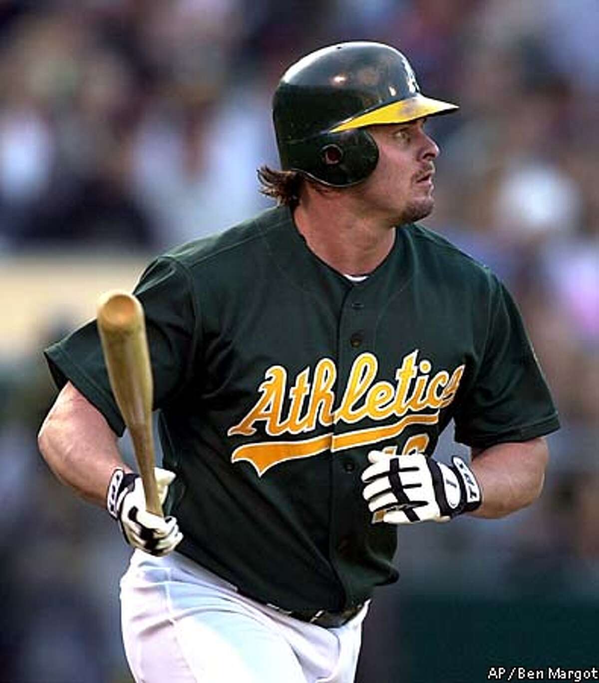 A's timely hitting a league ahead of Giants / Giambi smashes home run ...