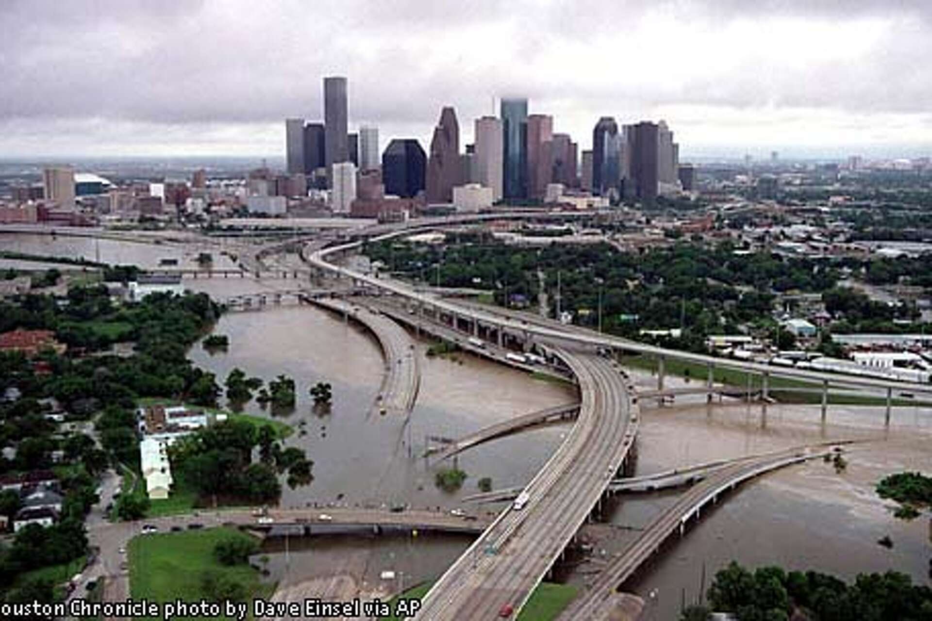Tropical storm lingers, kills 4 in Texas / Disaster declared as Allison ...