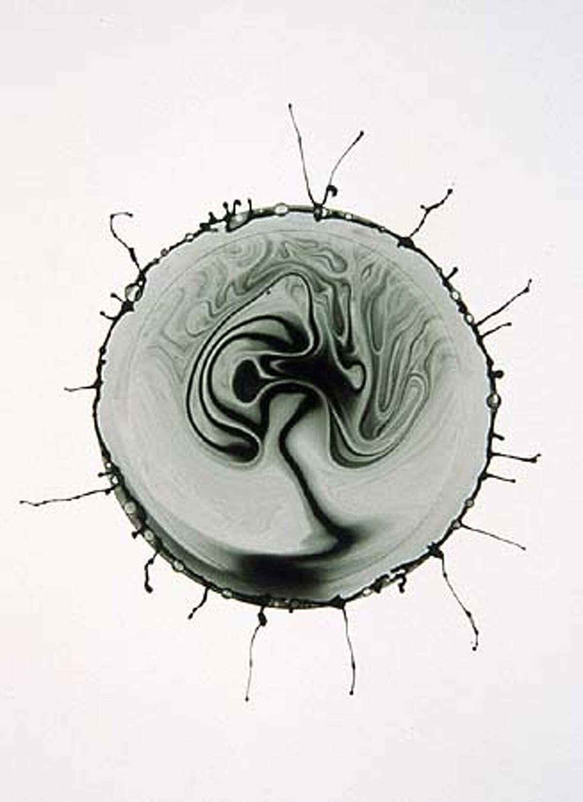 Showing A Lack Of Form / Amenoff's work mirrors unshaped thoughts