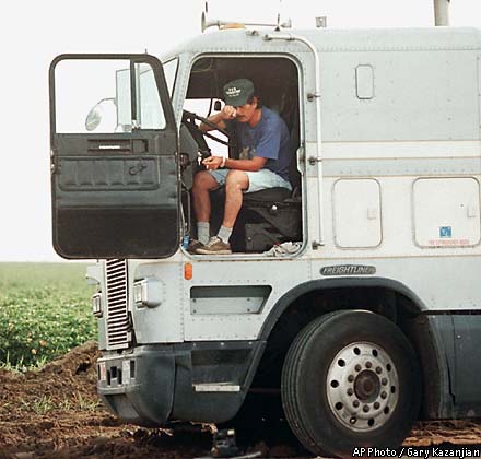 Deadly Crash in Valley / 13 farmworkers die as van hits big-rig near Fresno