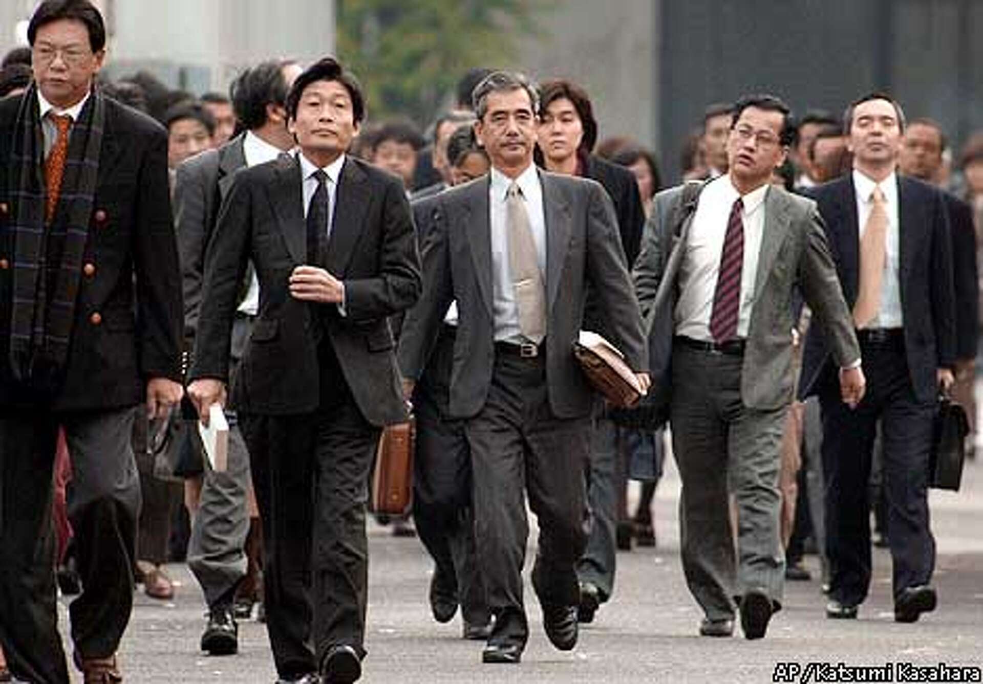 Break for breadwinners / Japanese men seek shelter through support ...