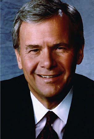 OLD FACES IN THE NEWS / As TV changes, the networks' venerable anchors ...