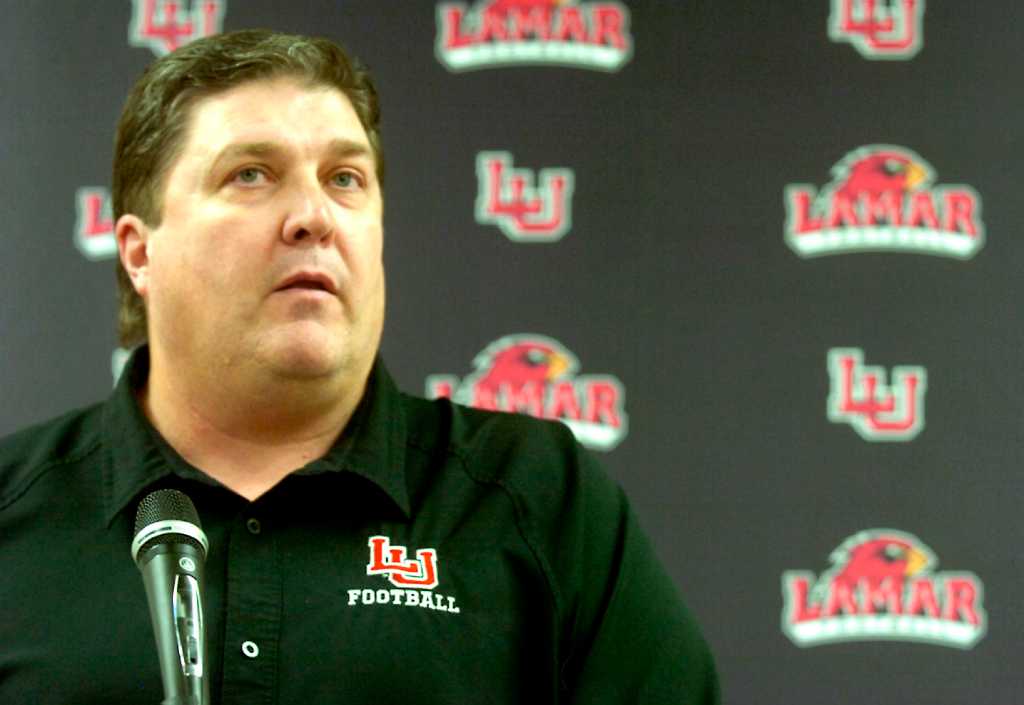 Lamar football recruits stay committed, sign