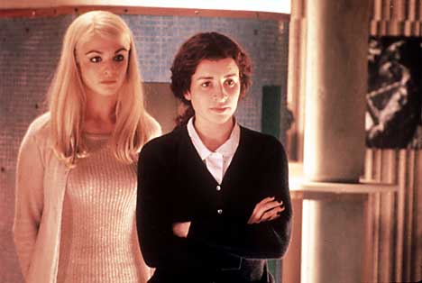 So 'Beautiful' they're criminal / It's hard not to root for these schemers