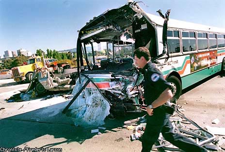 Freeway Pileup / 28 hurt in Oakland chain-reaction wreck