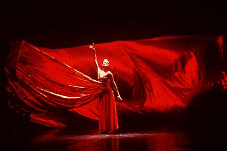 Eifman's 'Hamlet' Outrageous, Sexy / Over-the-top ballet dazzles at Palace