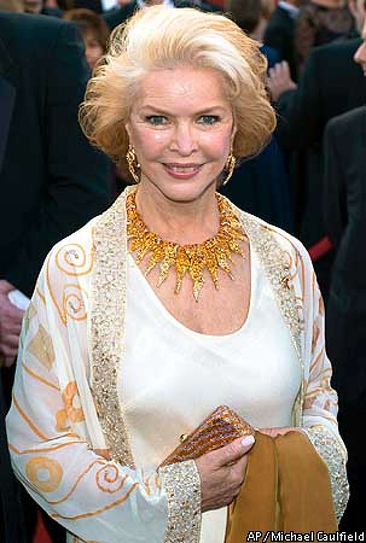 Glamour Reigns Supreme at Oscars / Lopez, others choose stunning ...