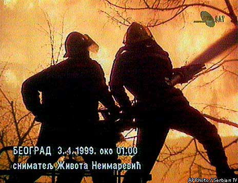 Downtown Belgrade Bombed / Devastating escalation of NATO air attack ...