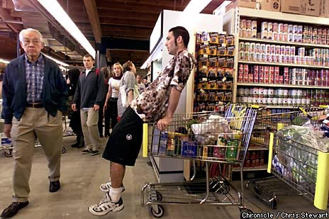 Berkeley Bowl Comes Back / Loyal customers shop at store renowned for ...