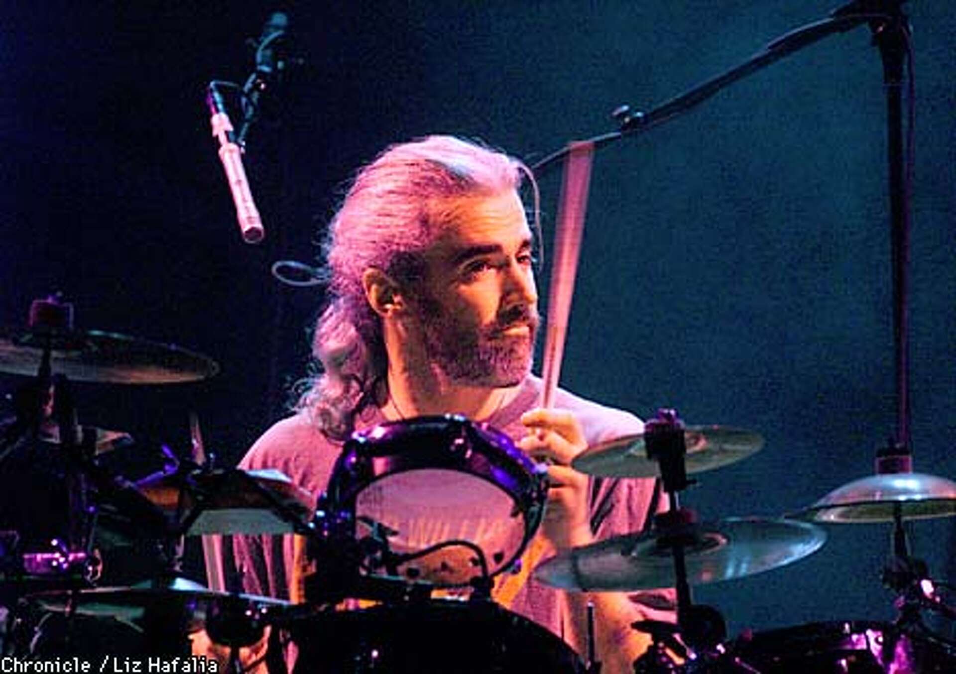 String Cheese's Buffet / Jam band offers tasty Warfield show