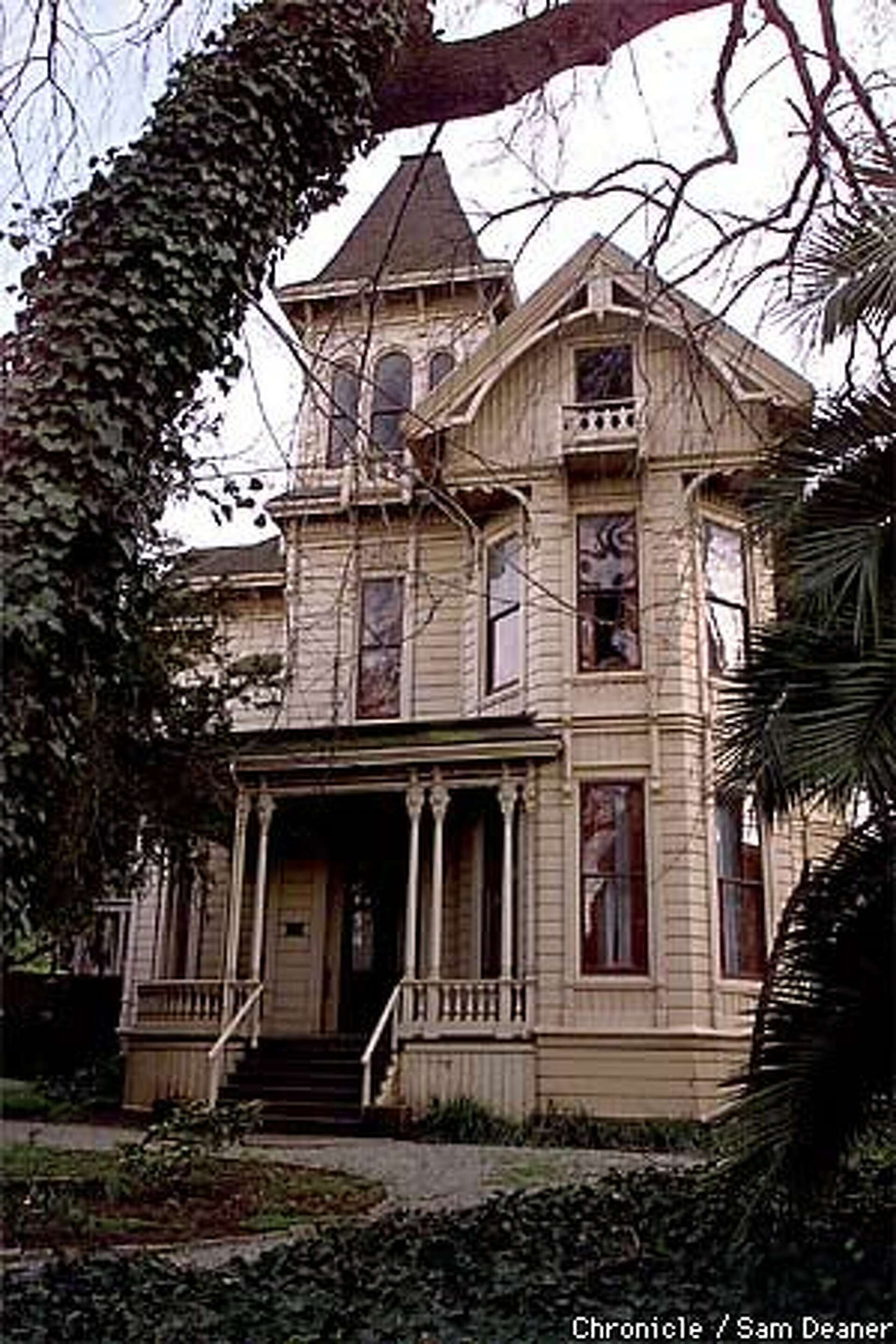 LIVING WITH THE PAST / The heirs to an Oakland landmark struggle with ...