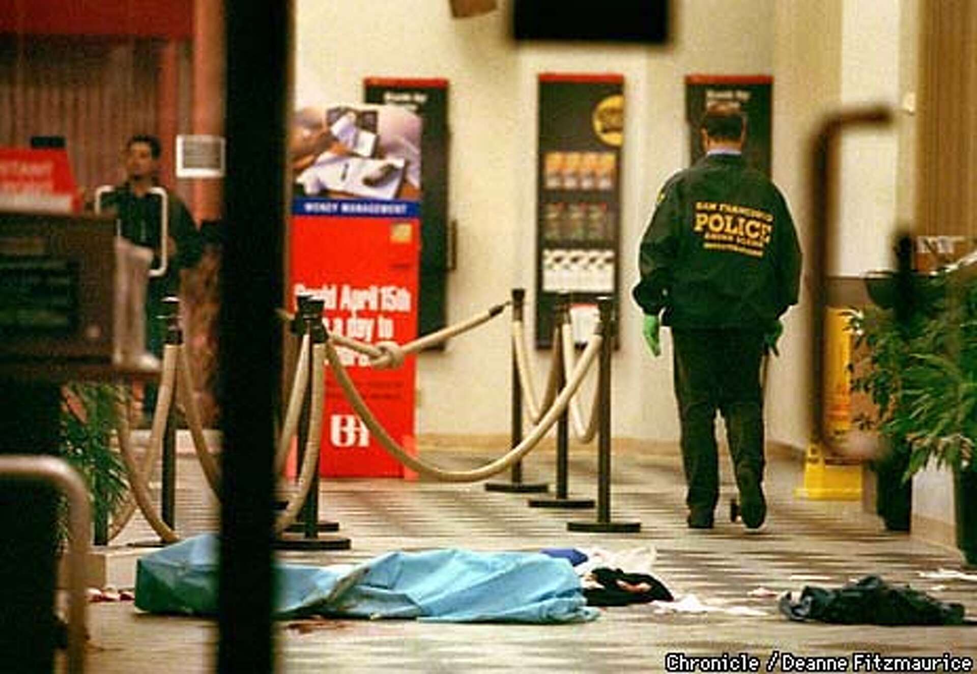 Shootout in S.F. Bank Heist / Robber killed -- 2 cops, customer wounded
