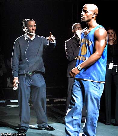 Combs' Hot N.Y. Fashion Show / Rapper displays his men's designs