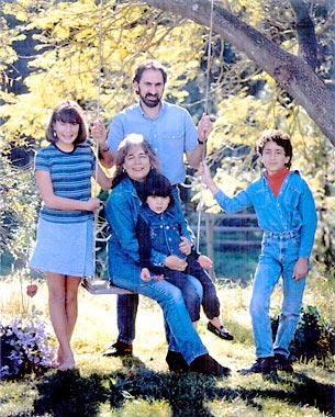 Real-Life Love Stories Prove Romance Still Exists / Readers Share ...