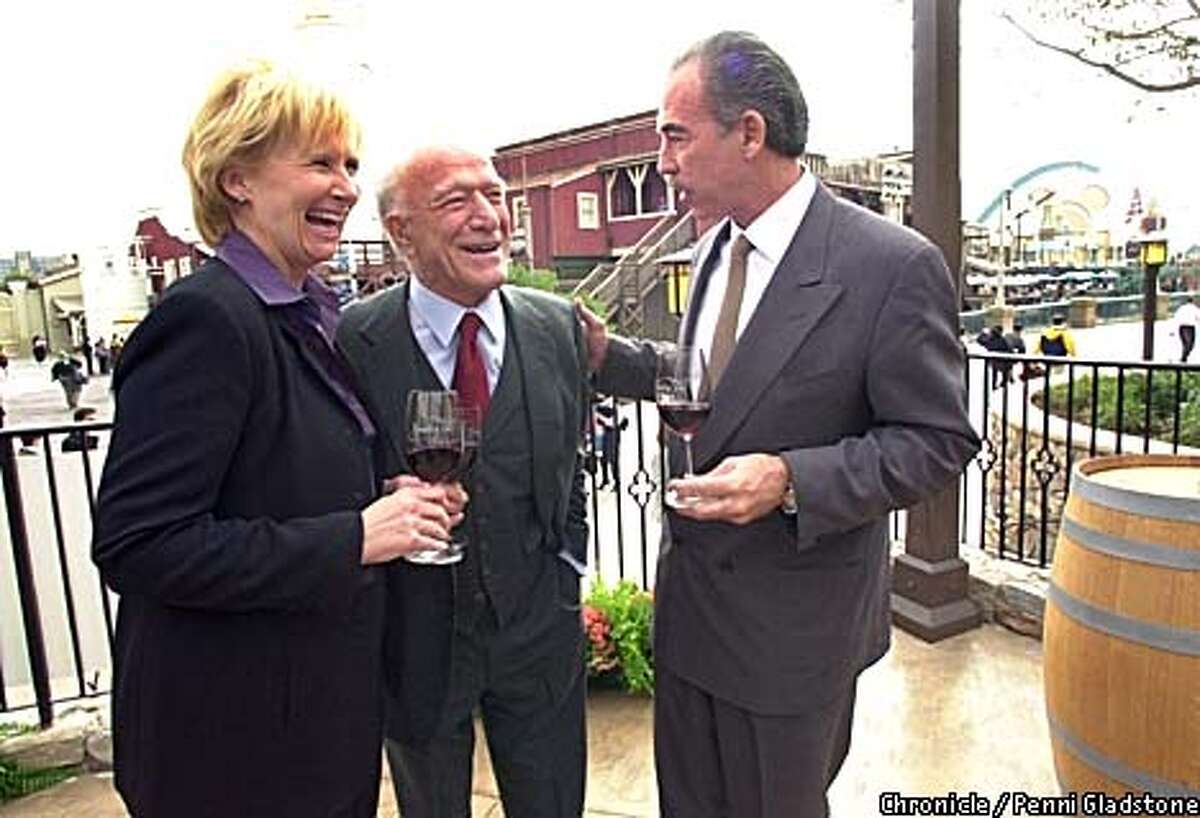 Disney's Virtual California / Theme park makes actual travel superfluous