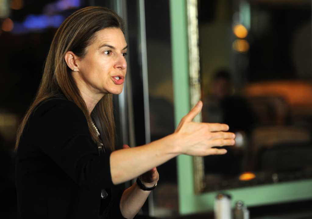 Murphy tries to cement front-runner status