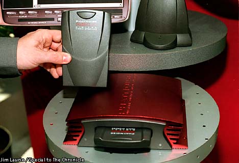 CES 2001 / New Camcorders Join the Digital Revolution