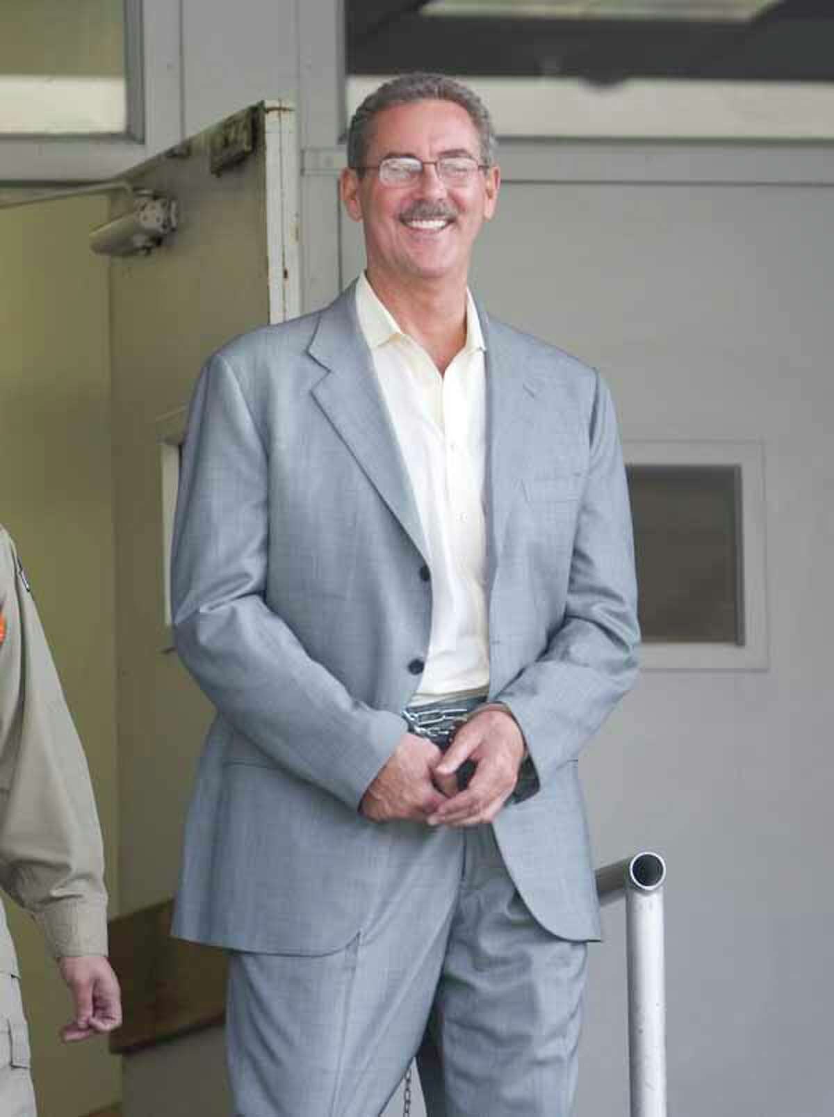 Top Stanford associate tells of inaccurate financial reports