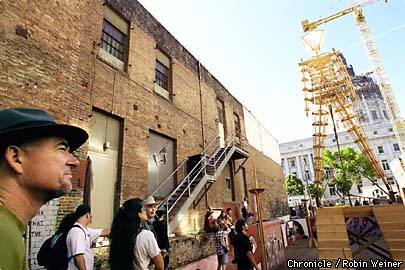 Burning Desire / Lighting of statue to ignite celebration of freedom ...