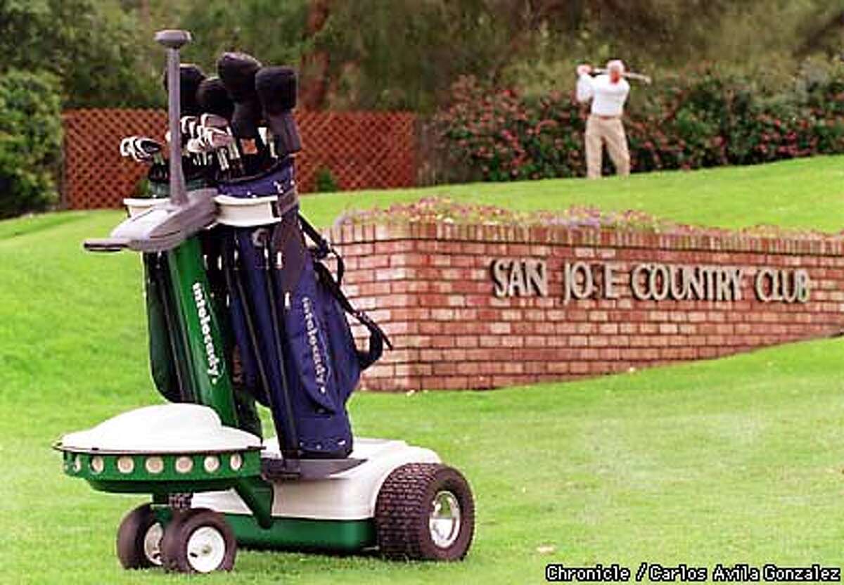 Robo-Caddy Lugs Bags, Gives Tips / For $10 per round, it does ...