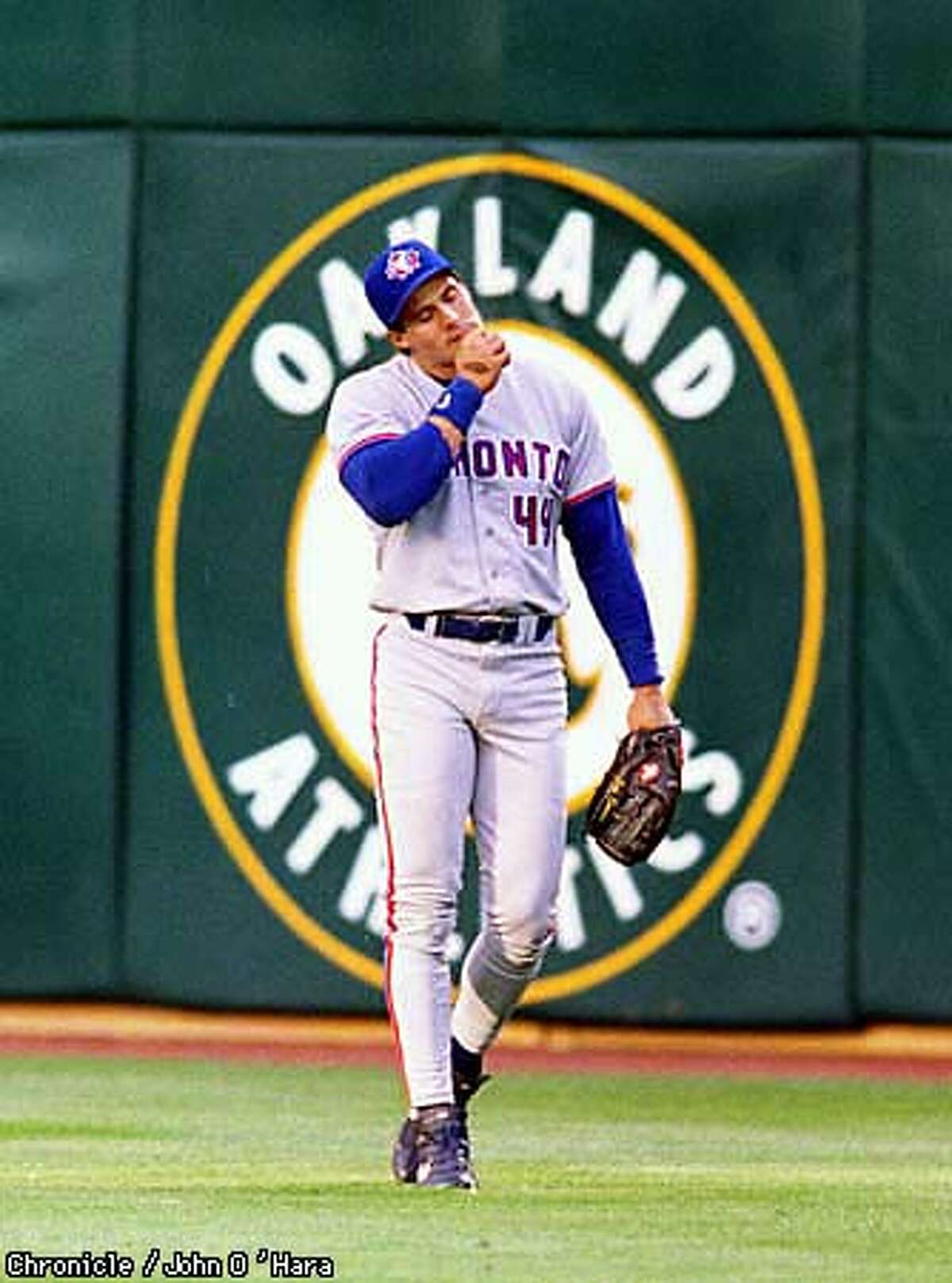 CANSECO: BACK TO BASICS / Leaner and lighter, the onetime A's slugger ...