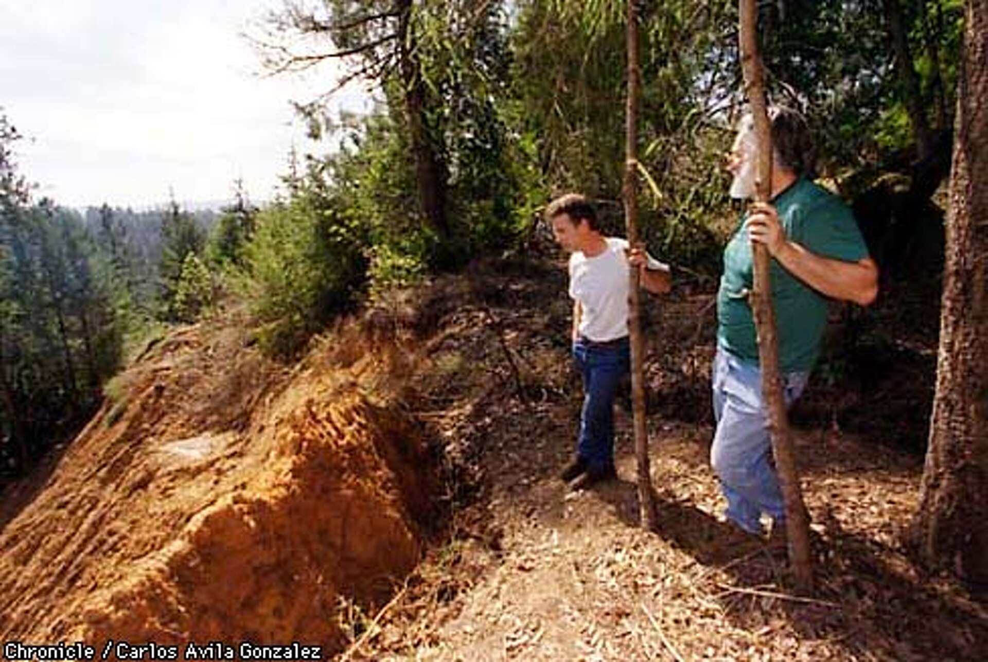 Exiled Residents Remain on Edge in Rio Nido / Officials won't let them ...