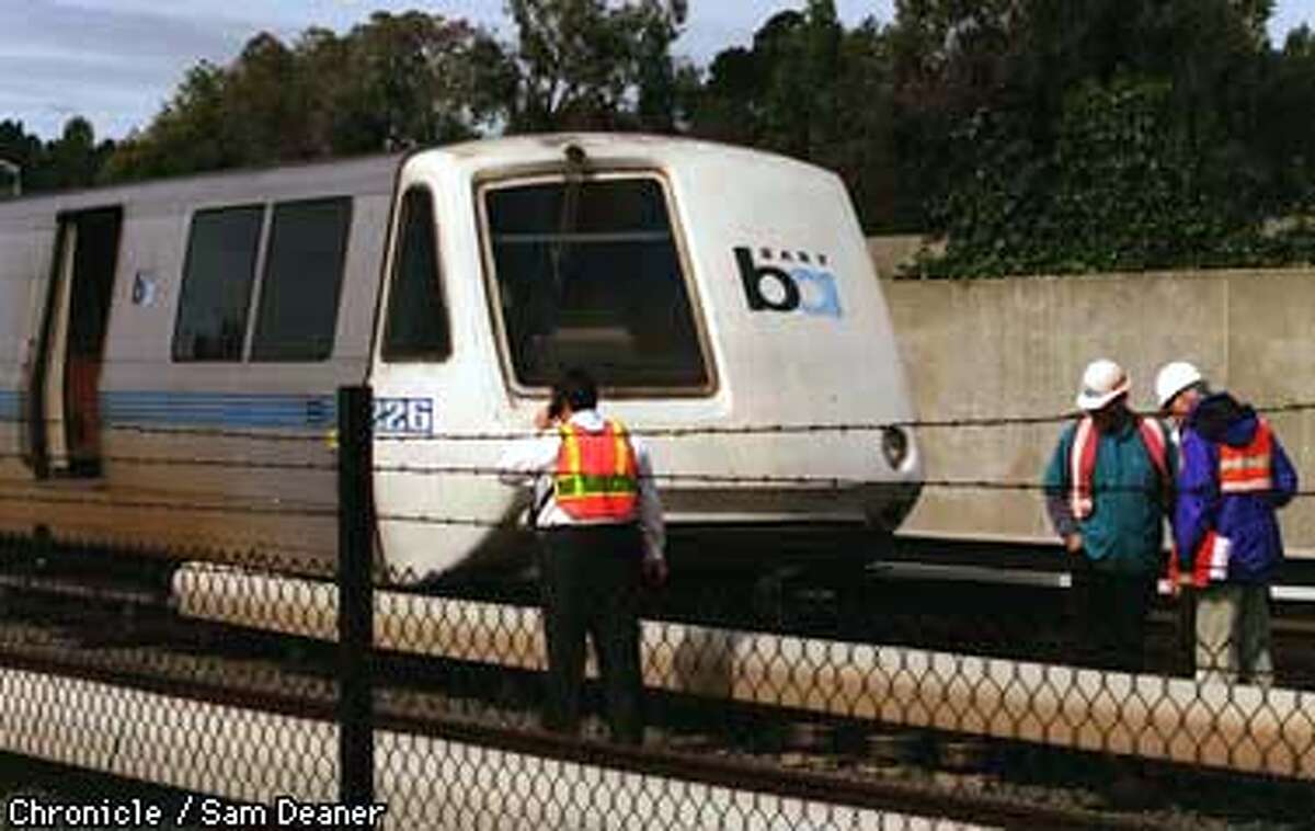 Lafayette BART Derailment Snarls Commute / Many use cars to get to work