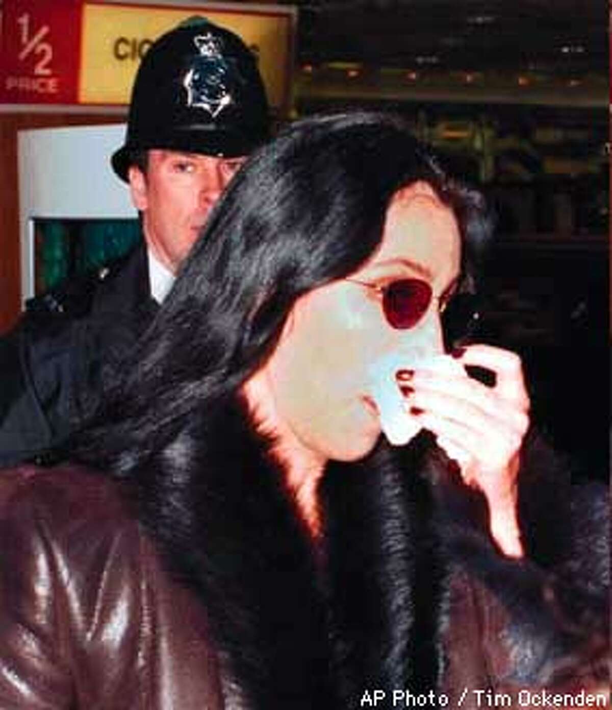 PAGE ONE (WASHINGTON) -- Sarcasm, Deadpan Wit Won Washington Over