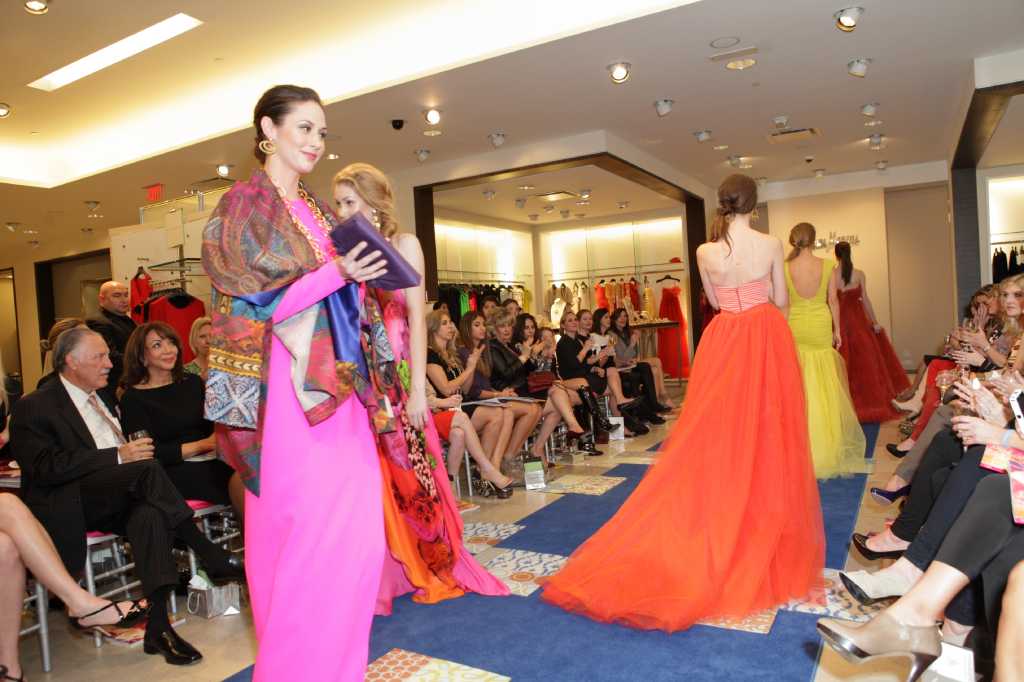 Siriano's dresses draw a crowd