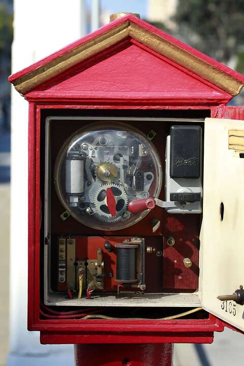 Why S.F. still counts on street fire alarm boxes
