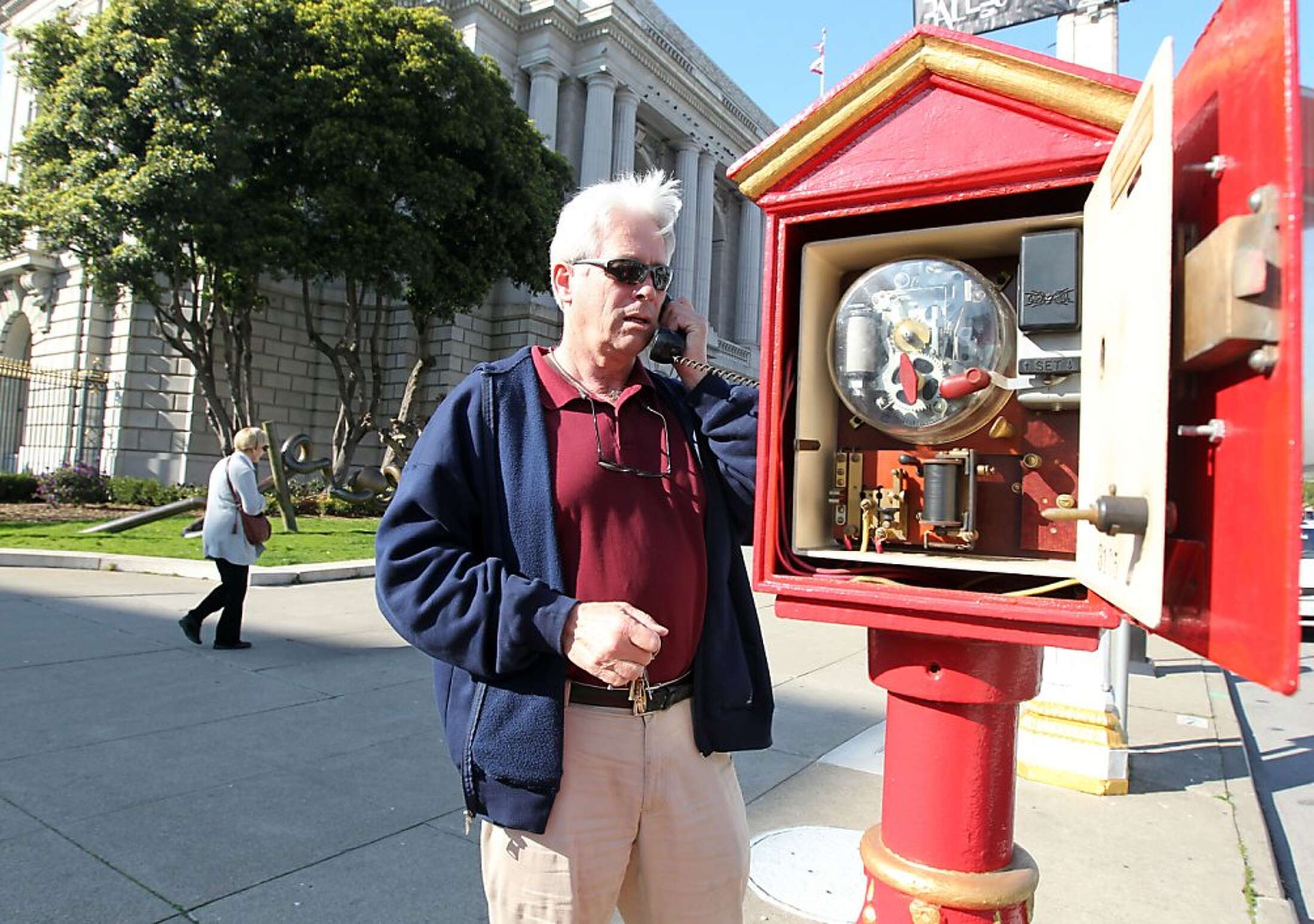Why S.F. still counts on street fire alarm boxes