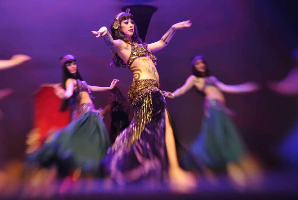 Hollywood bellydancers