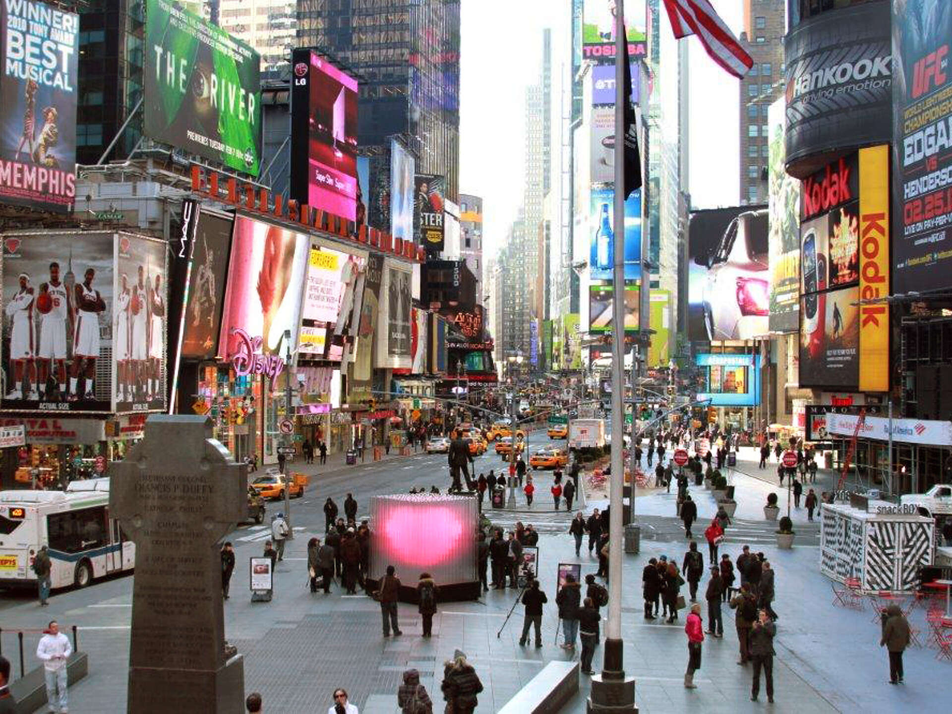 NYC's Times Square gets huge heart for Valentine's