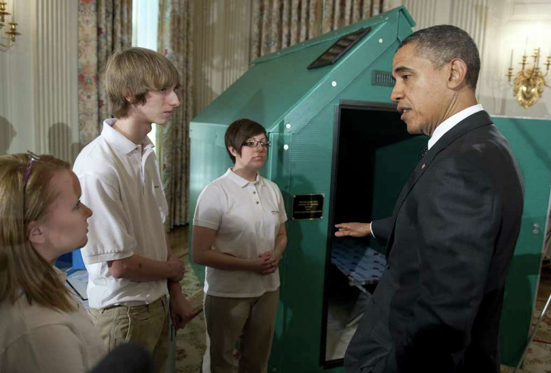 President Obama tours White House Science Fair