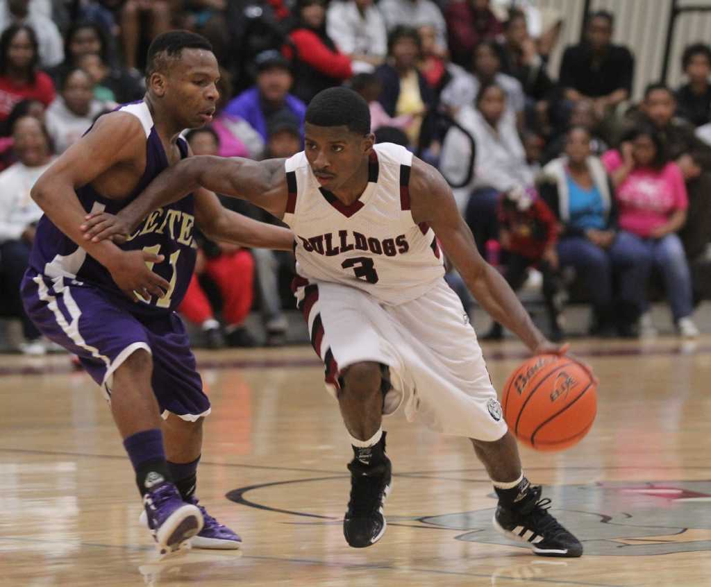 Jasper moves closer to district championship with win over Center