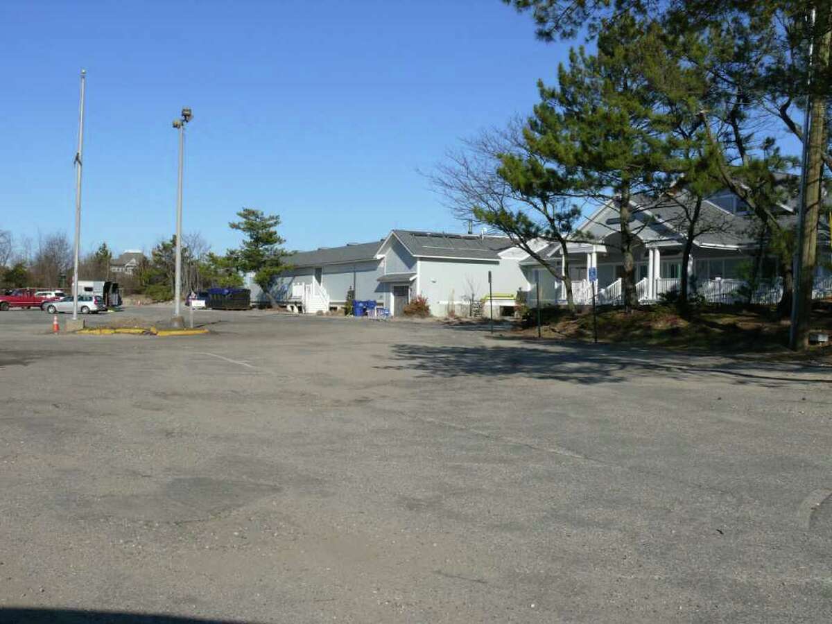 Bulkhead planned to hold back tides from Penfield Pavilion