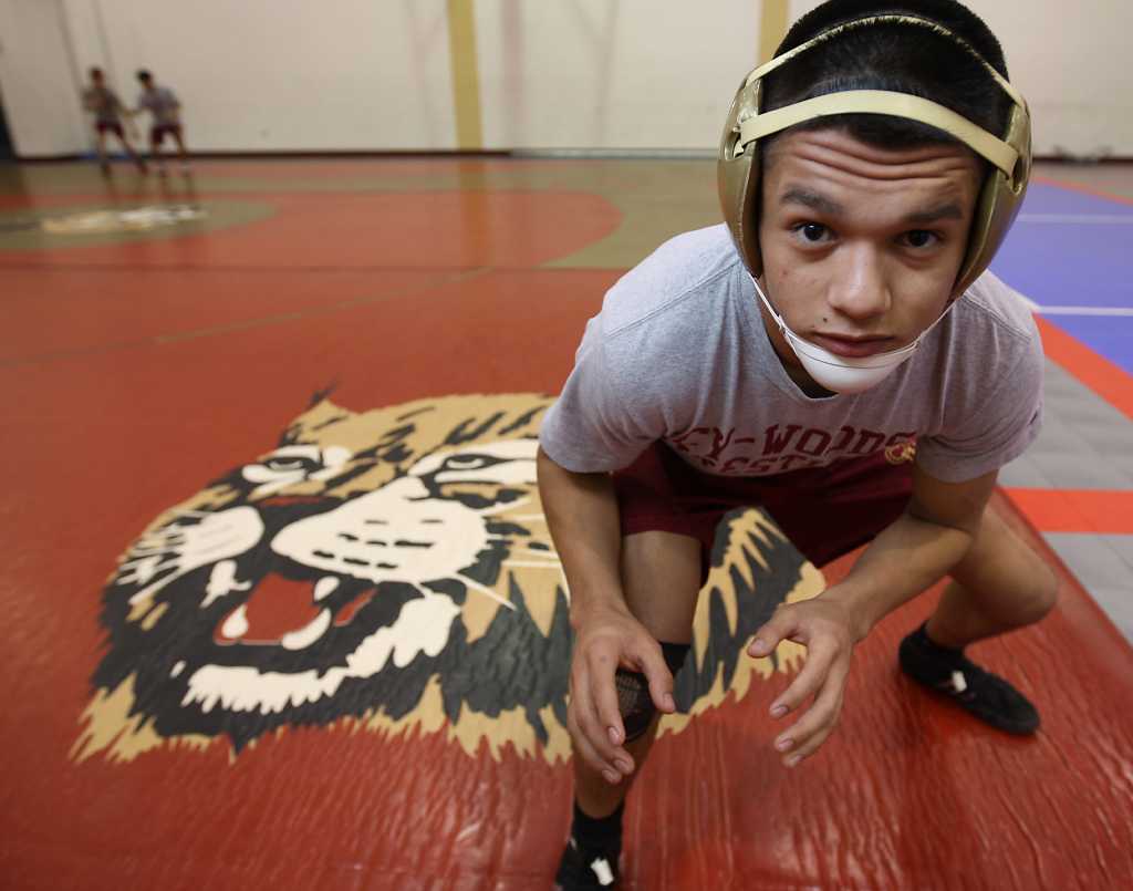 At 46-1, wrestler Bonilla carries his weight for Cy Woods