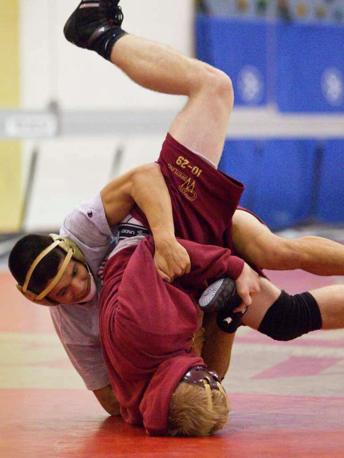 At 46-1, wrestler Bonilla carries his weight for Cy Woods