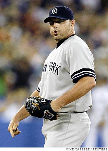 Mitchell unveils web of steroid use in baseball