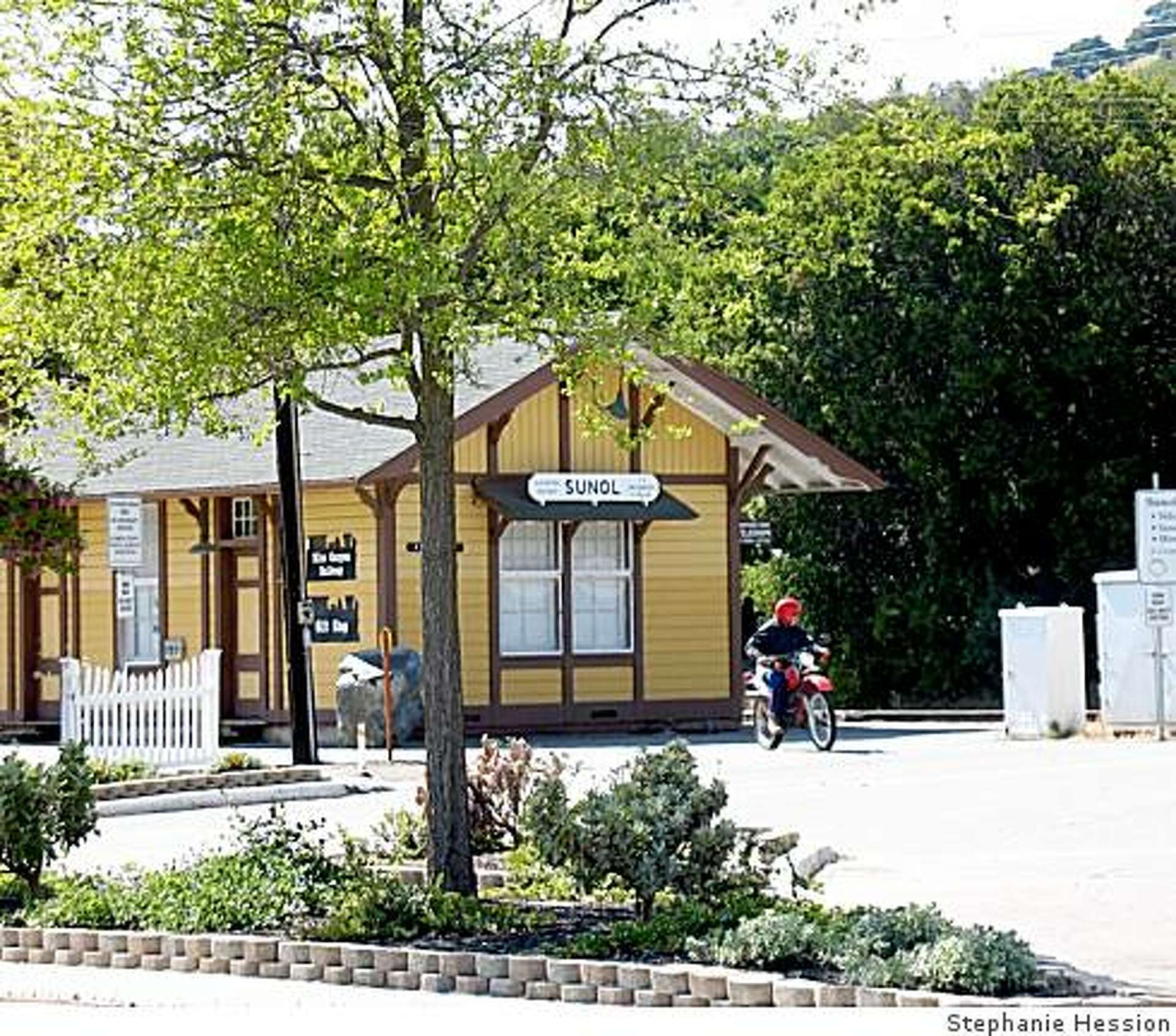 Main Street, Sunol