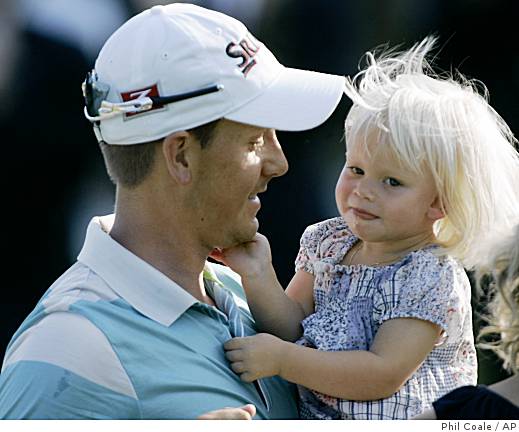 Stenson shoots 66 to blow away field