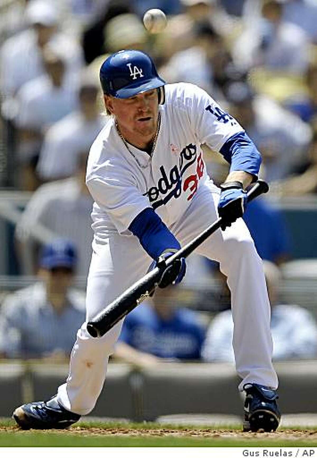 S.F. finds way to beat L.A. in 13 innings